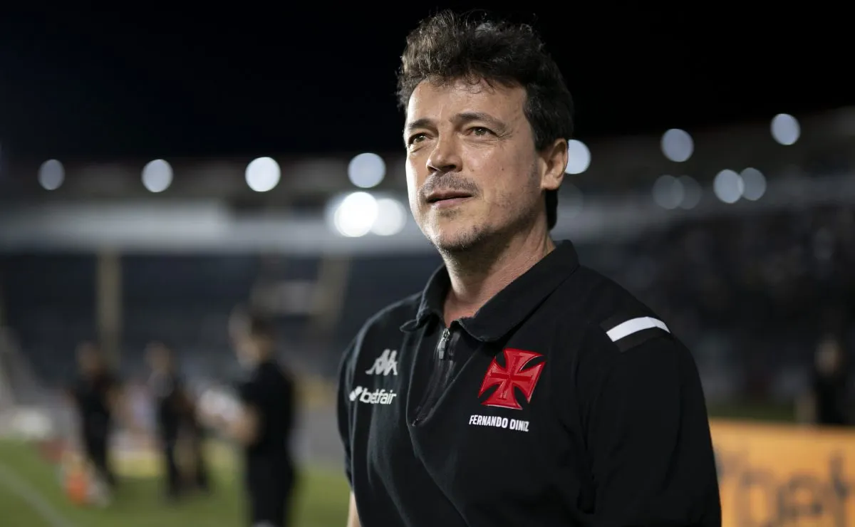 Fernando Diniz barra saída de GB e atacante volta a ter chances no Vasco