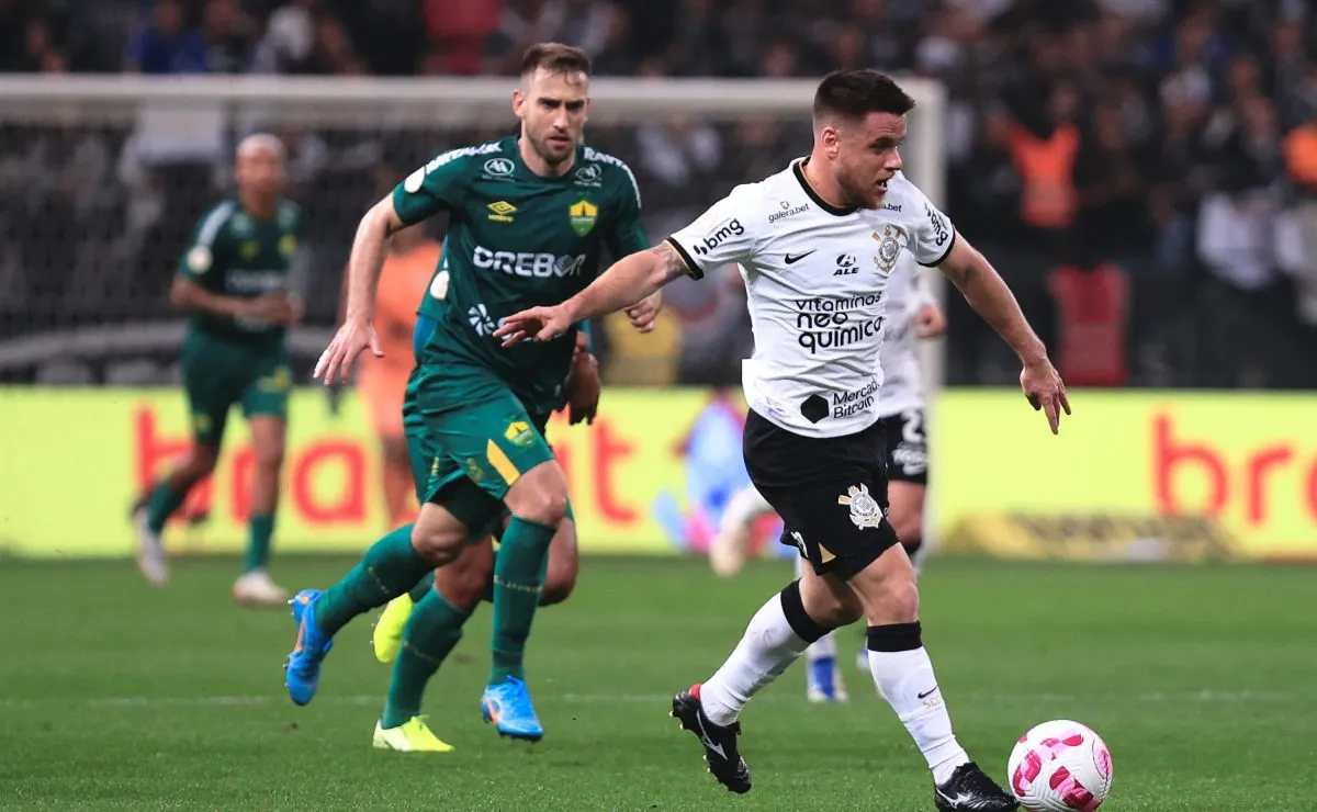 Ramiro, ex-Corinthians, comenta futuro no futebol e faz revelação