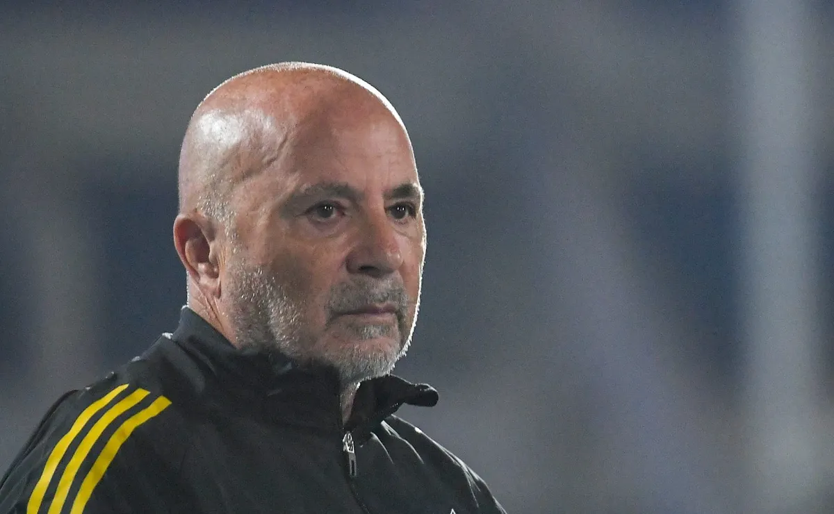 Sampaoli inicia reformulação e pede reforços ao Atlético-MG para 2026