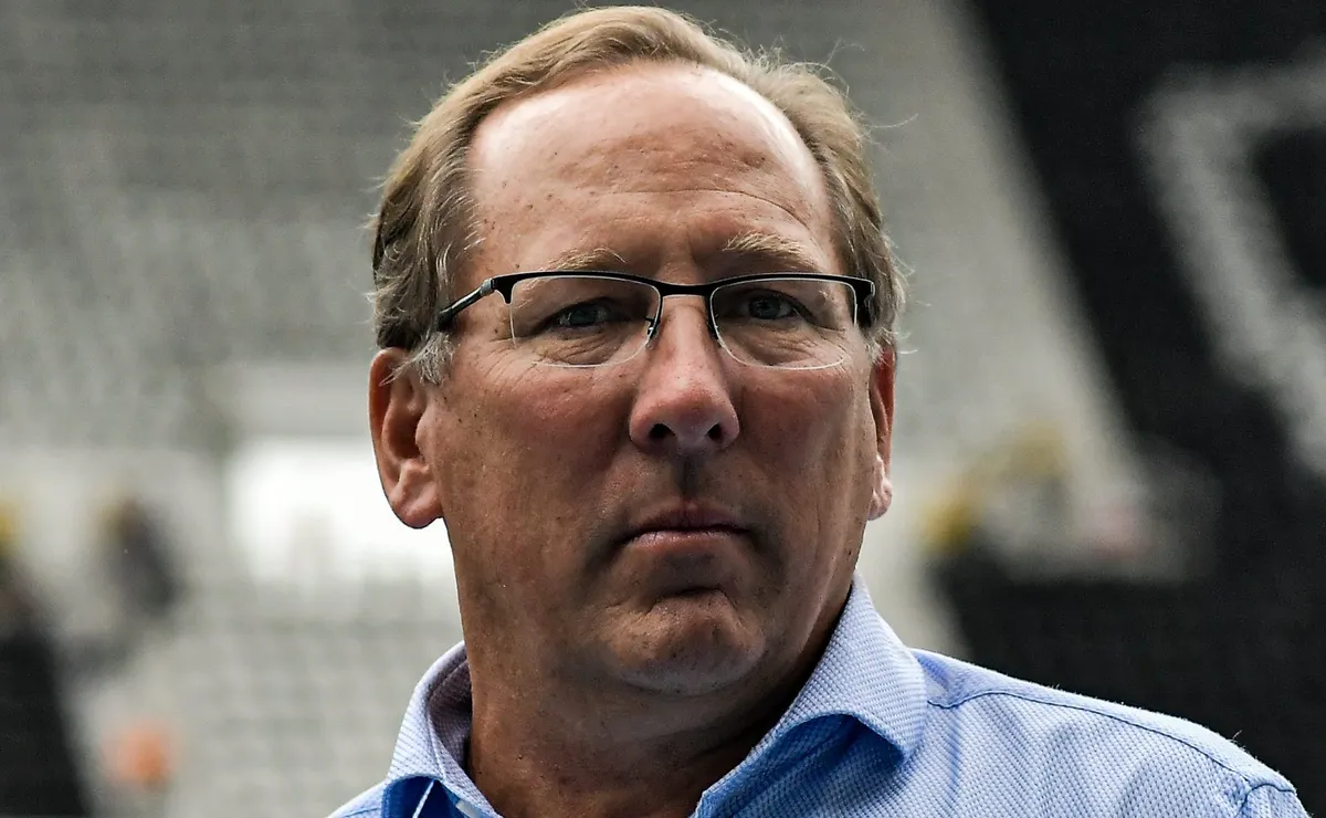 John Textor é surpreendido com ação judicial do Botafogo social contra ...