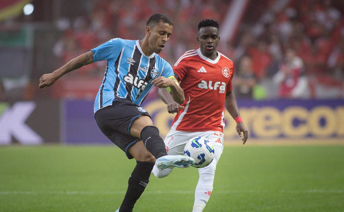 Marcos Rocha é criticado pela torcida do Grêmio após derrota para o ...