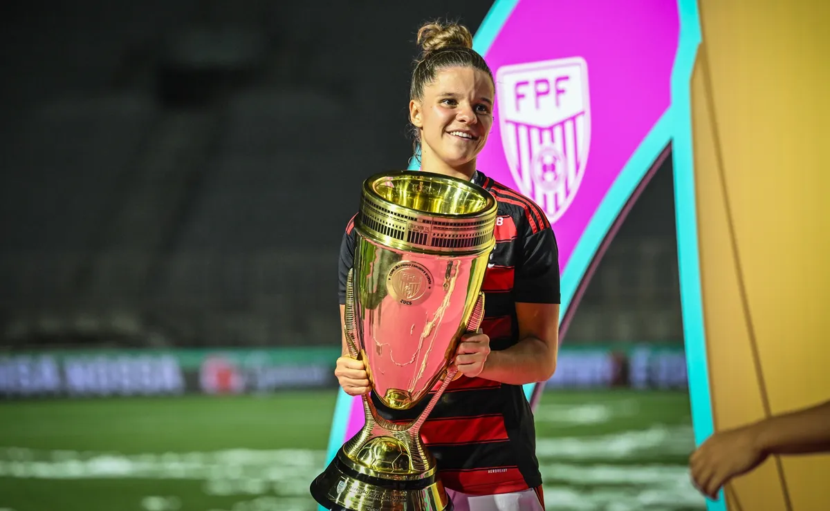 Duda Mattos, zagueira do Flamengo, tem lesão LCA confirmada