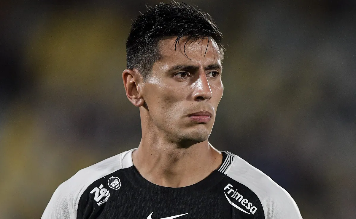 Fabrizio Angileri quer permanecer no Corinthians e Libertadores pesa