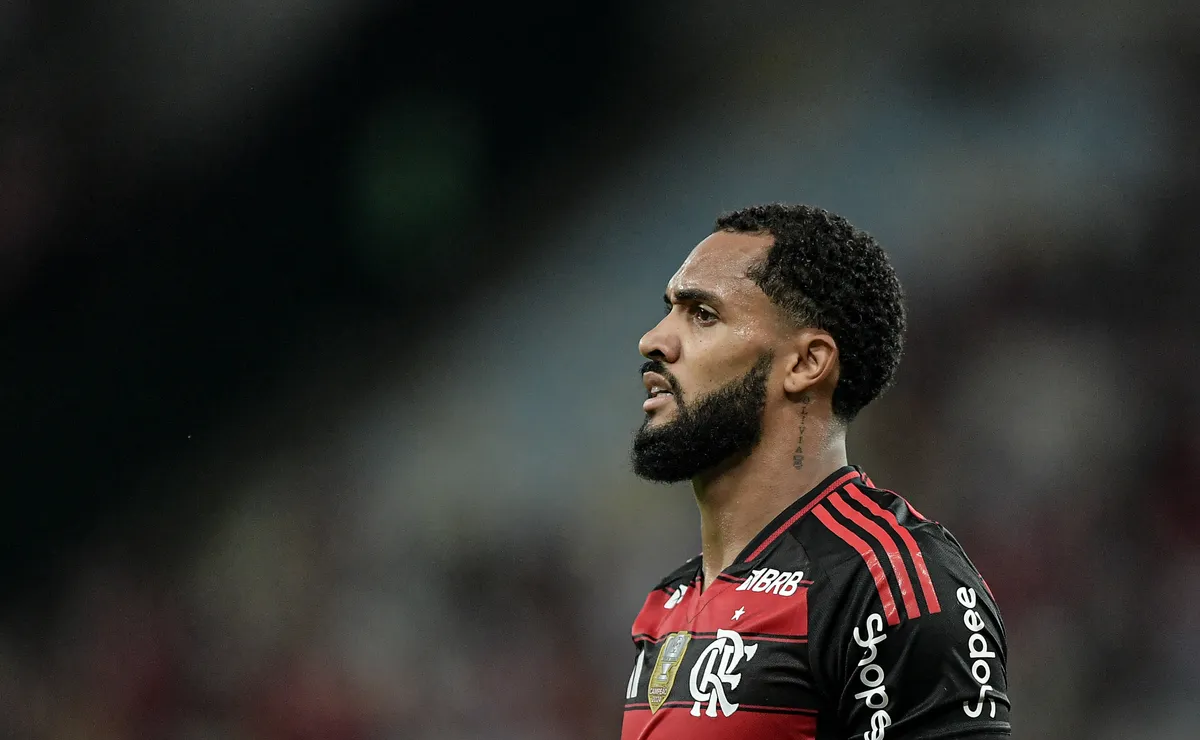 Juninho, ex-Flamengo, ganha destaque no México ao brilhar pelo Pumas