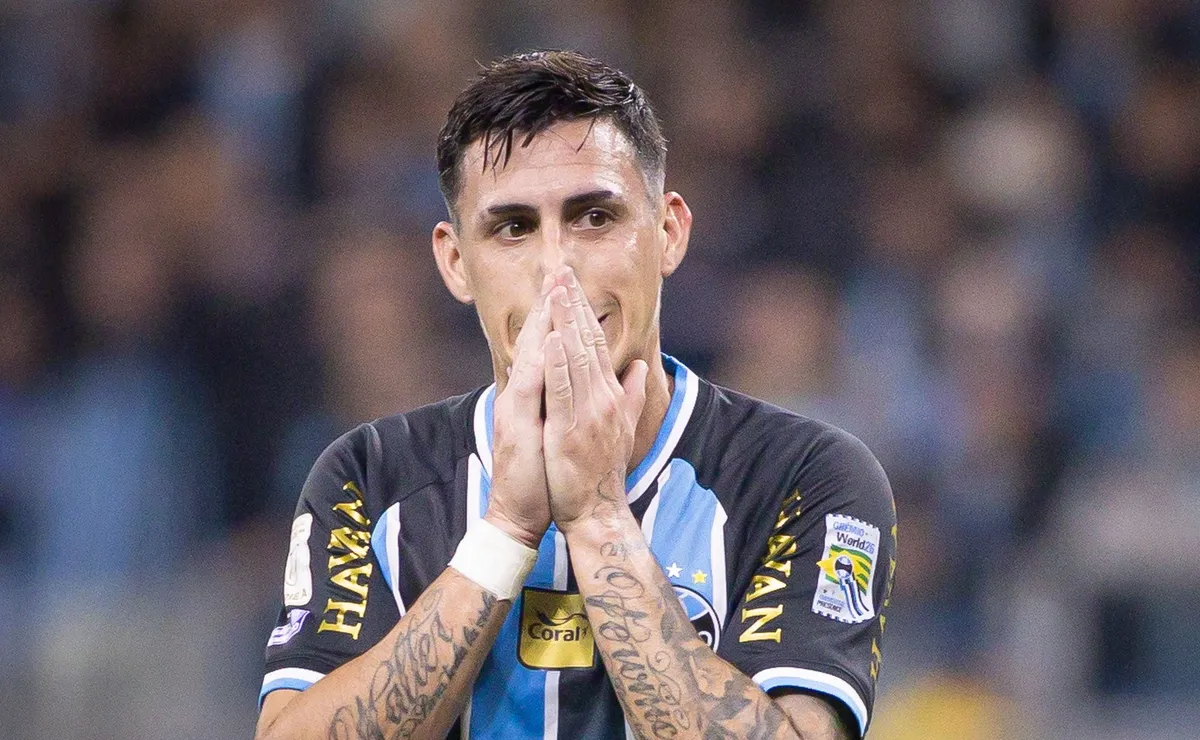 Pavón pode se tornar desfalque no Grêmio por até quatro semanas