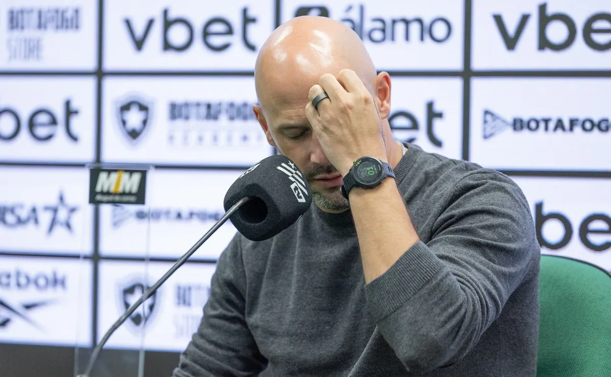 Franclim Carvalho tem saída defendida por ala do Social no Botafogo