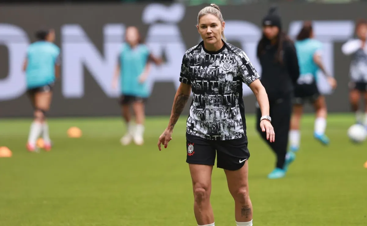 Gabi Zanotti rebate críticas ao trabalho de Emily Lima no Corinthians