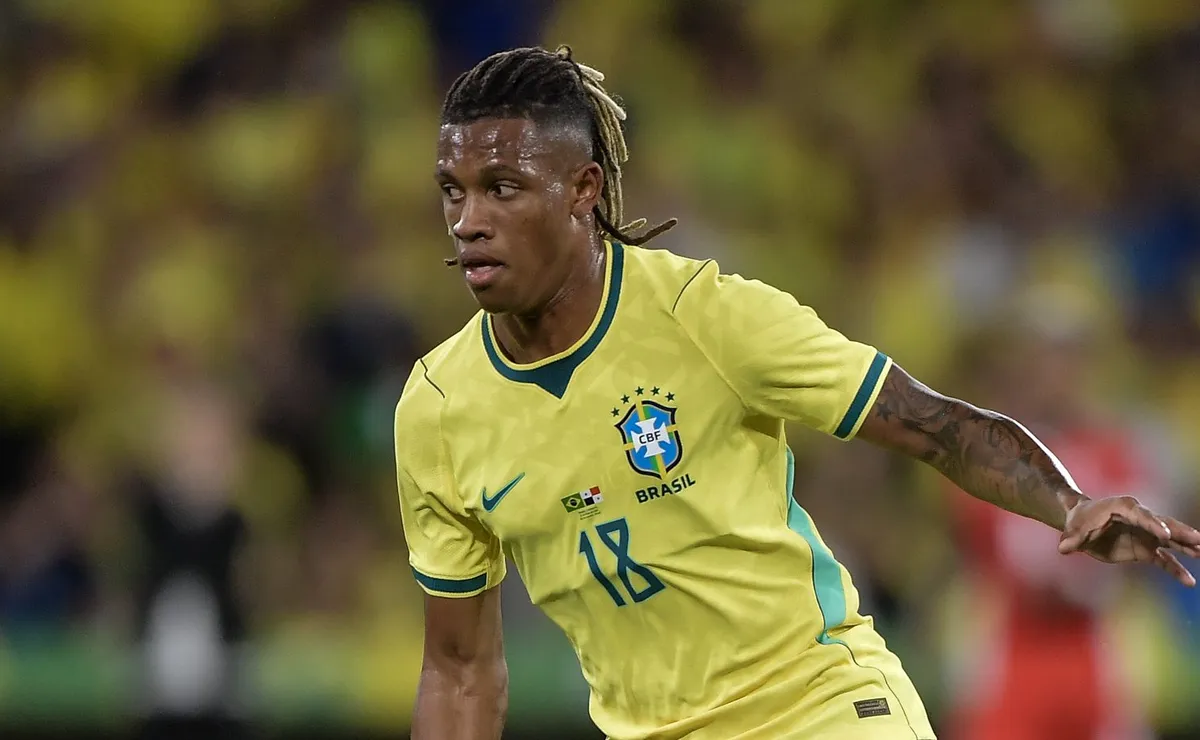 Danilo homenageia o Botafogo por convocação para a Copa do Mundo