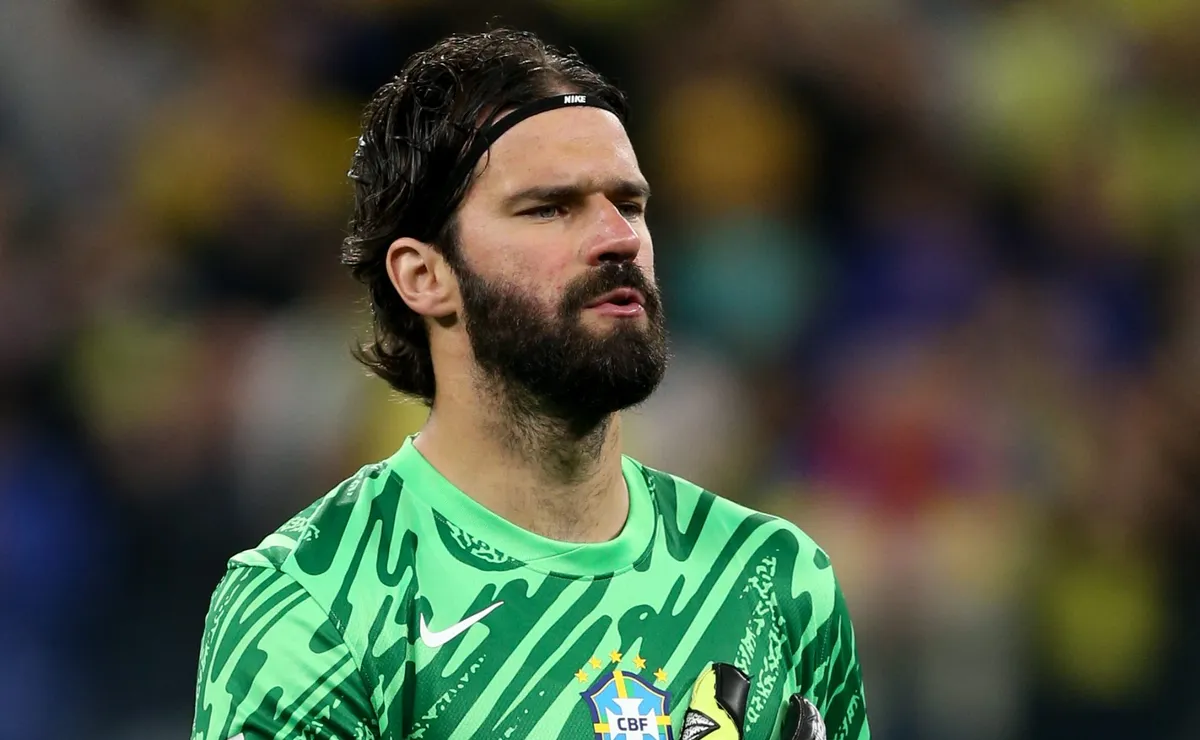 Alisson encara críticas com naturalidade na Seleção Brasileira