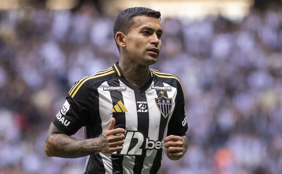 Dudu reencontra ex-companheiros campeões pelo Palmeiras